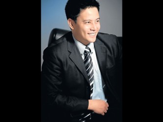 ‘Cutest newsman’ still rocks | Inquirer Entertainment