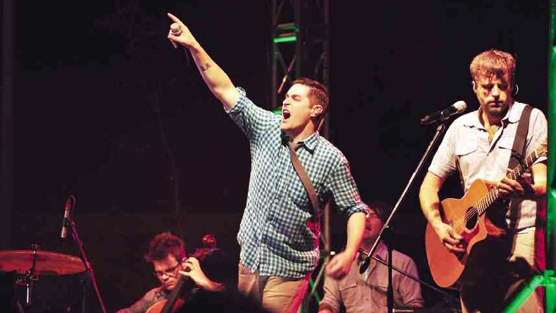 Refreshing music pours forth from Jars of Clay | Inquirer Entertainment
