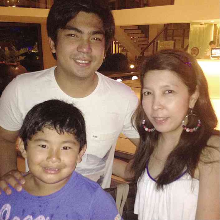 Chilling with biz royalty: Quizons and Revillas | Inquirer Entertainment