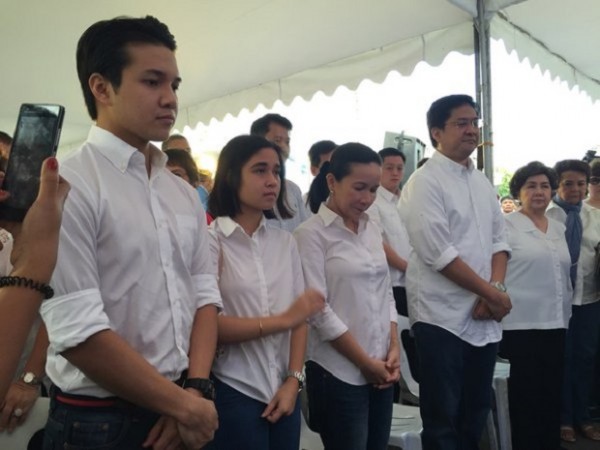 Susan Roces, Grace Poe’s family commemorate FPJ’s death anniversary ...