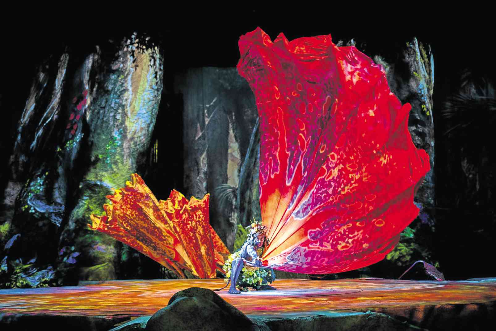 More gushing than gasping in visually sumptuous, ‘Avatar’-inspired ...