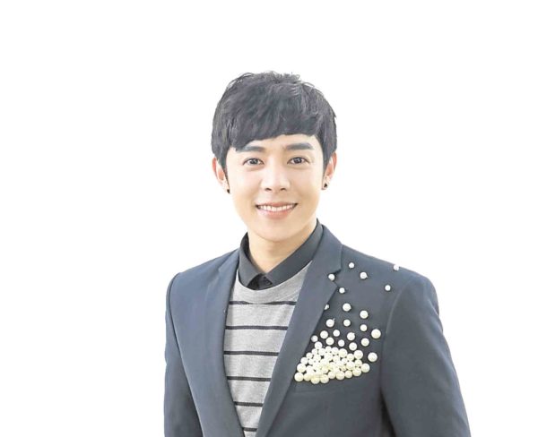 How Alexander Lee handles unruly fans | Inquirer Entertainment