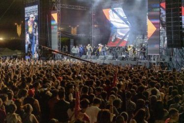 Frontrow stages biggest charity concert of 2018 at MOA | Inquirer ...