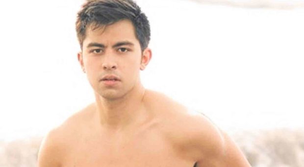Derrick Monasterio shows off his ‘a bit artsy,’ sexy bod | Inquirer ...