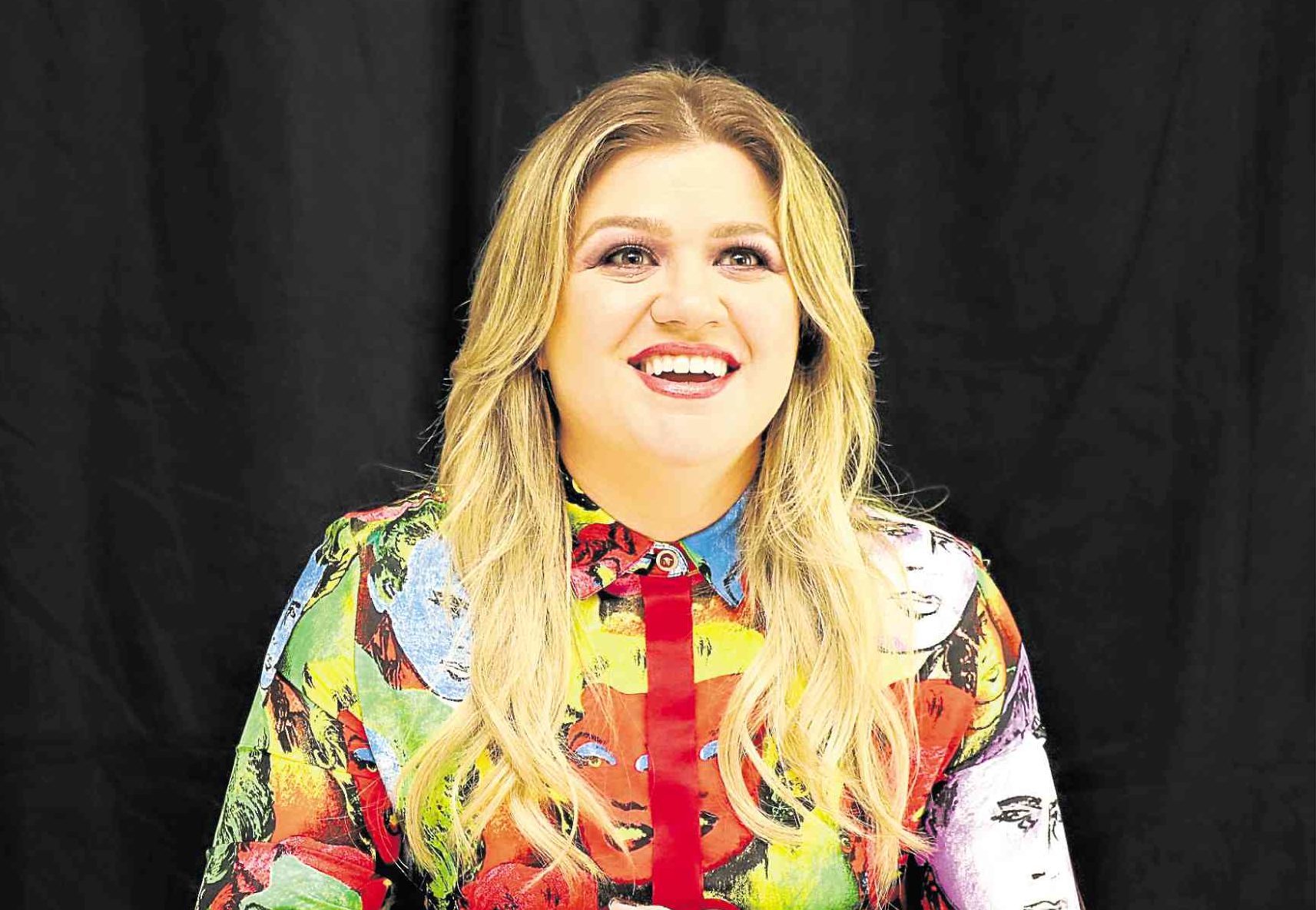 Kelly Clarkson: My original goal in life was to be a background singer ...