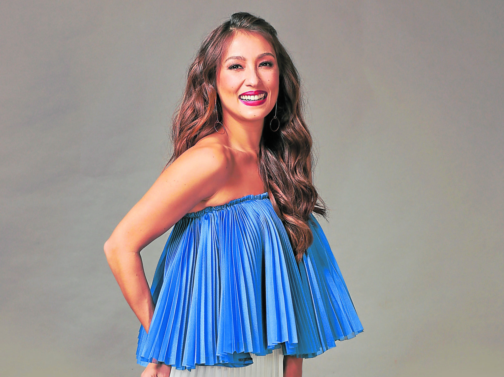 Hands-on mom Solenn on show biz hiatus till year-end | Inquirer ...