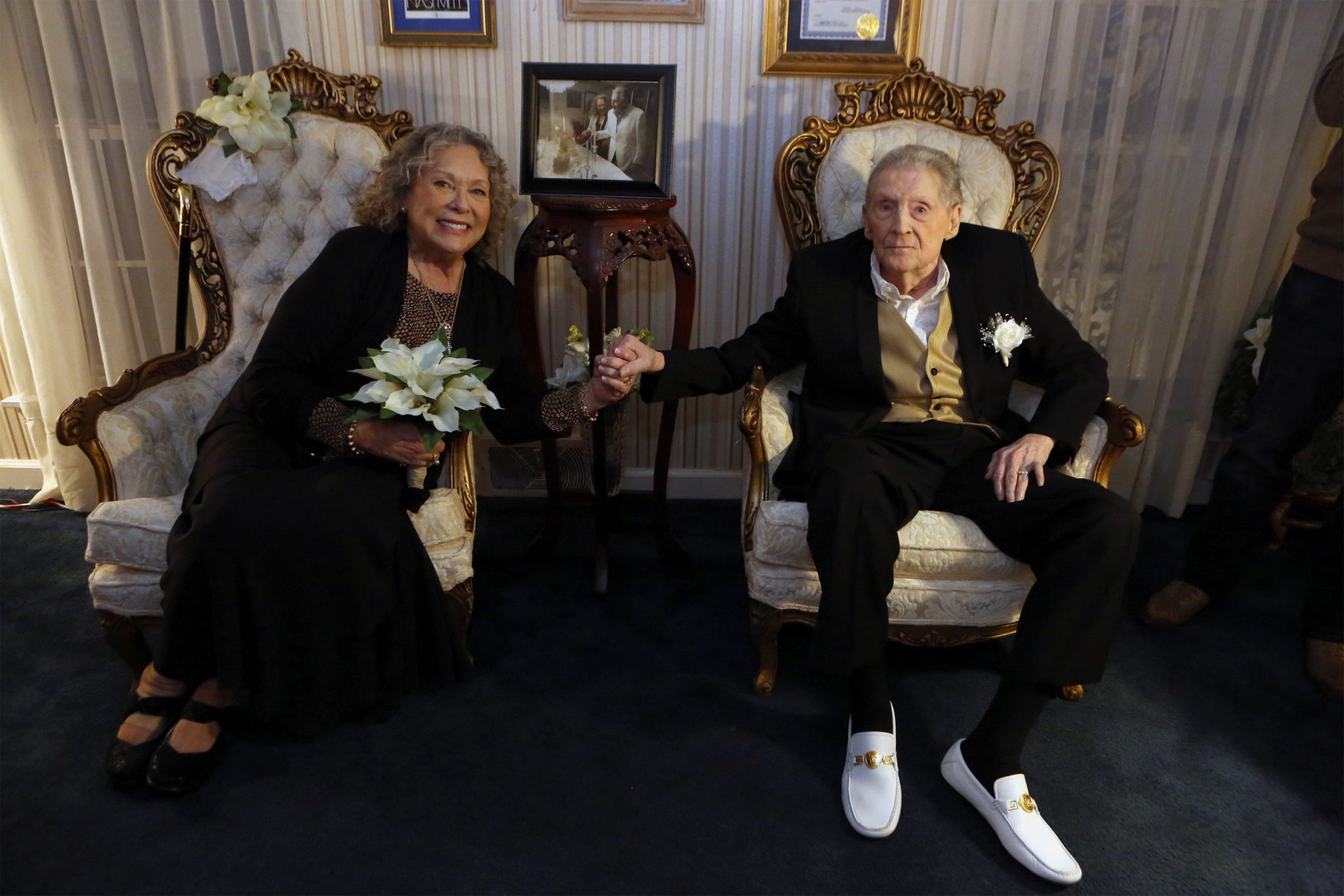 Jerry Lee Lewis renews marriage vows with seventh wife | Inquirer ...
