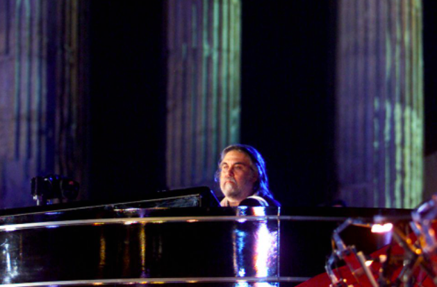 Vangelis, composer of 'Blade Runner' and 'Chariots of Fire,' dies at 79 ...