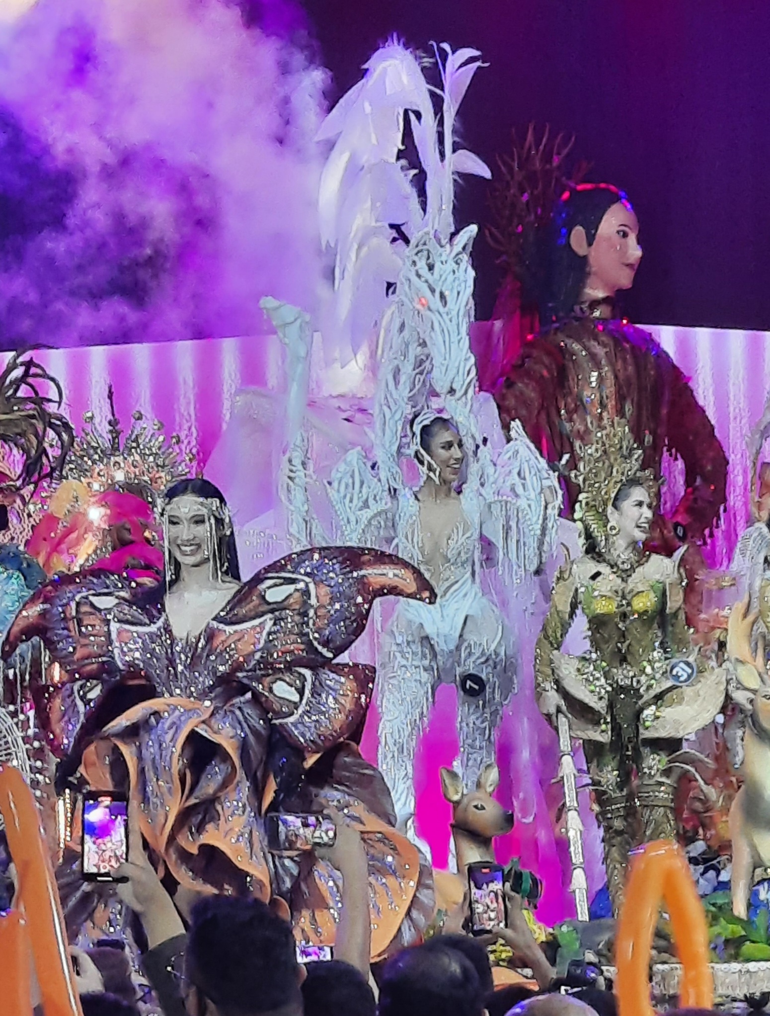 A rain of colors, craftsmanship, creativity at the Bb. Pilipinas ...