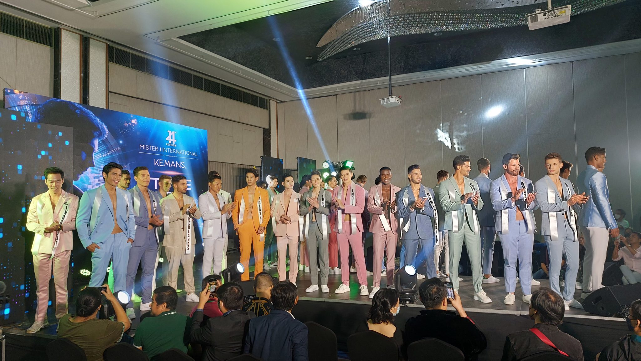 Filipino ‘Aladdin’ welcomes fellow Mister International delegates to ...