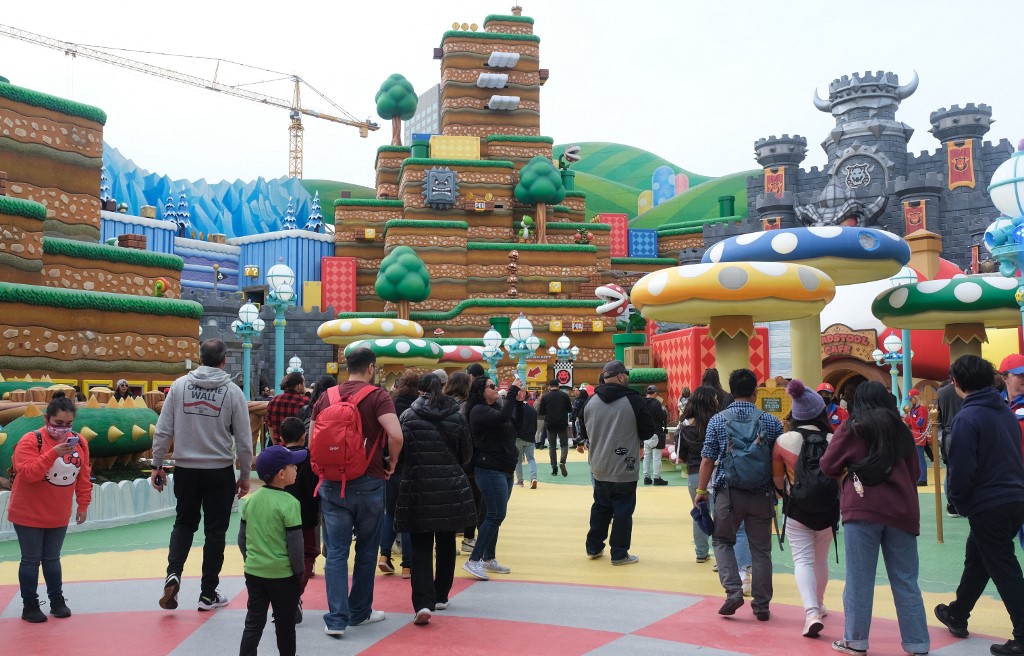 Let's-a-go (to Hollywood)! First US 'Super Mario' theme park to open in ...