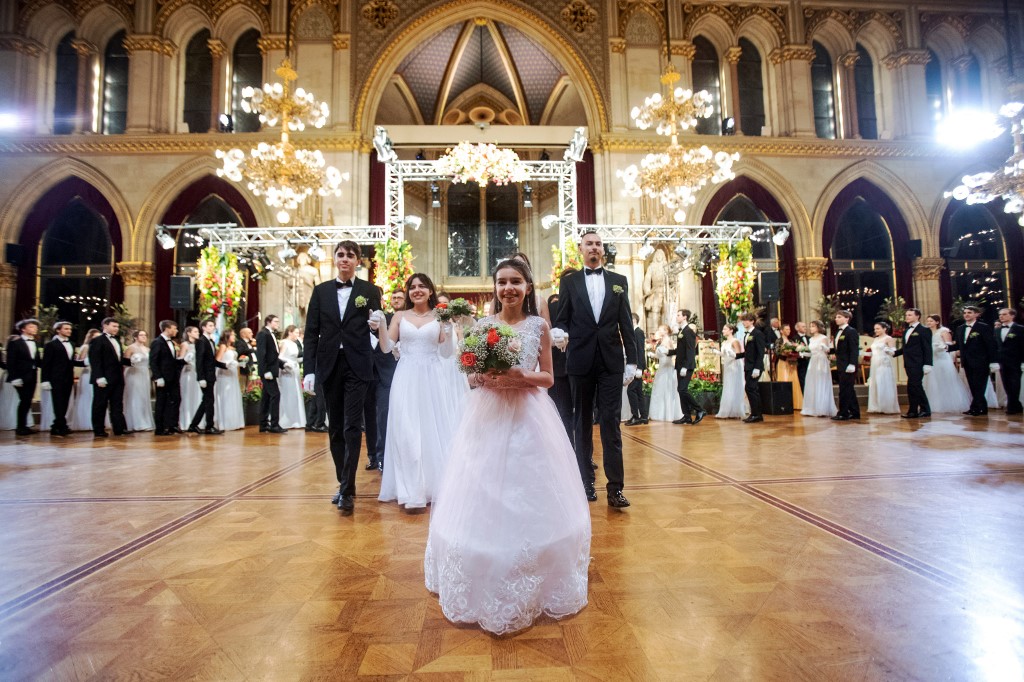 Let's waltz! Vienna ball season back in full swing | Inquirer Entertainment