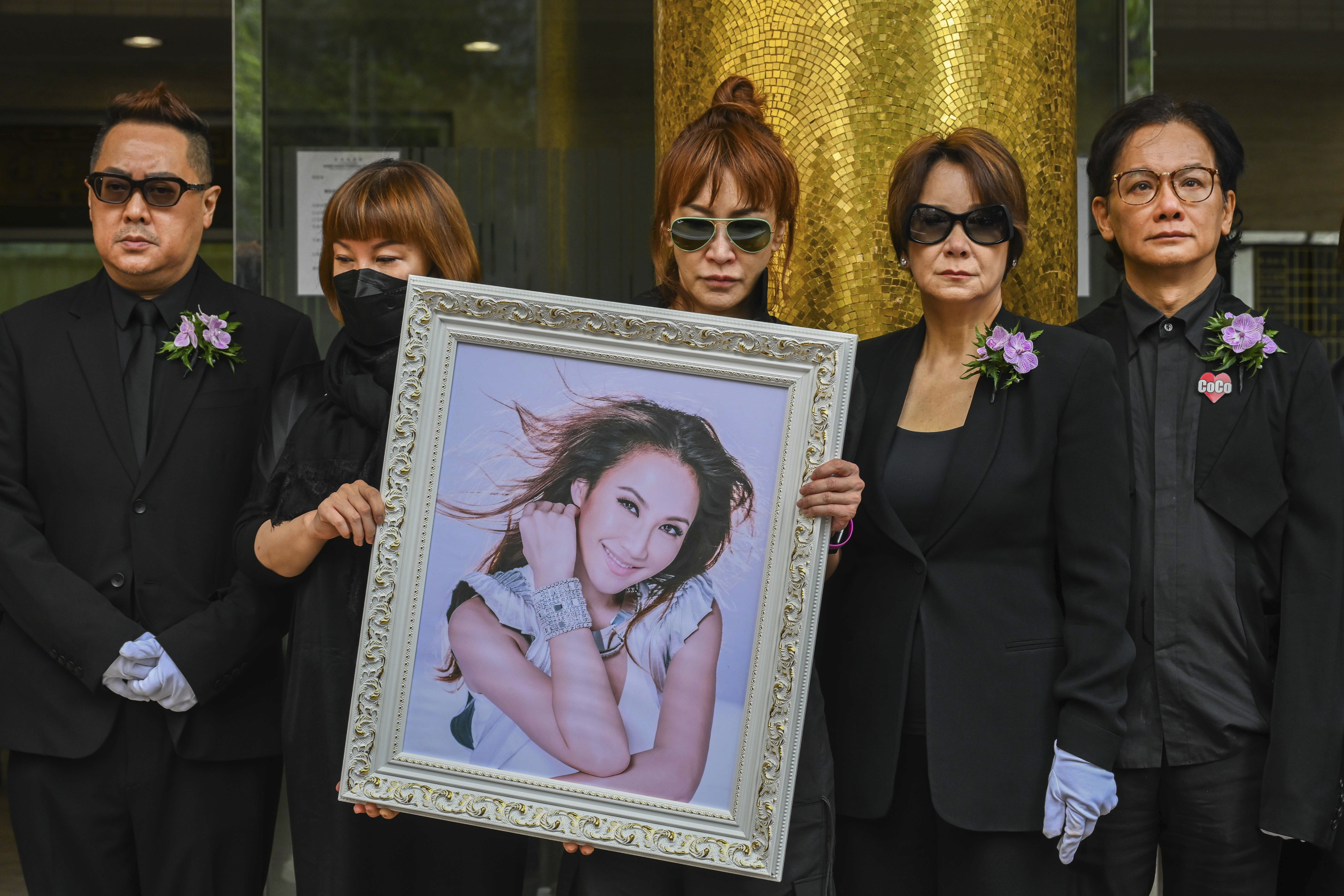 Singer Coco Lee cremated almost a month after her death | Inquirer ...