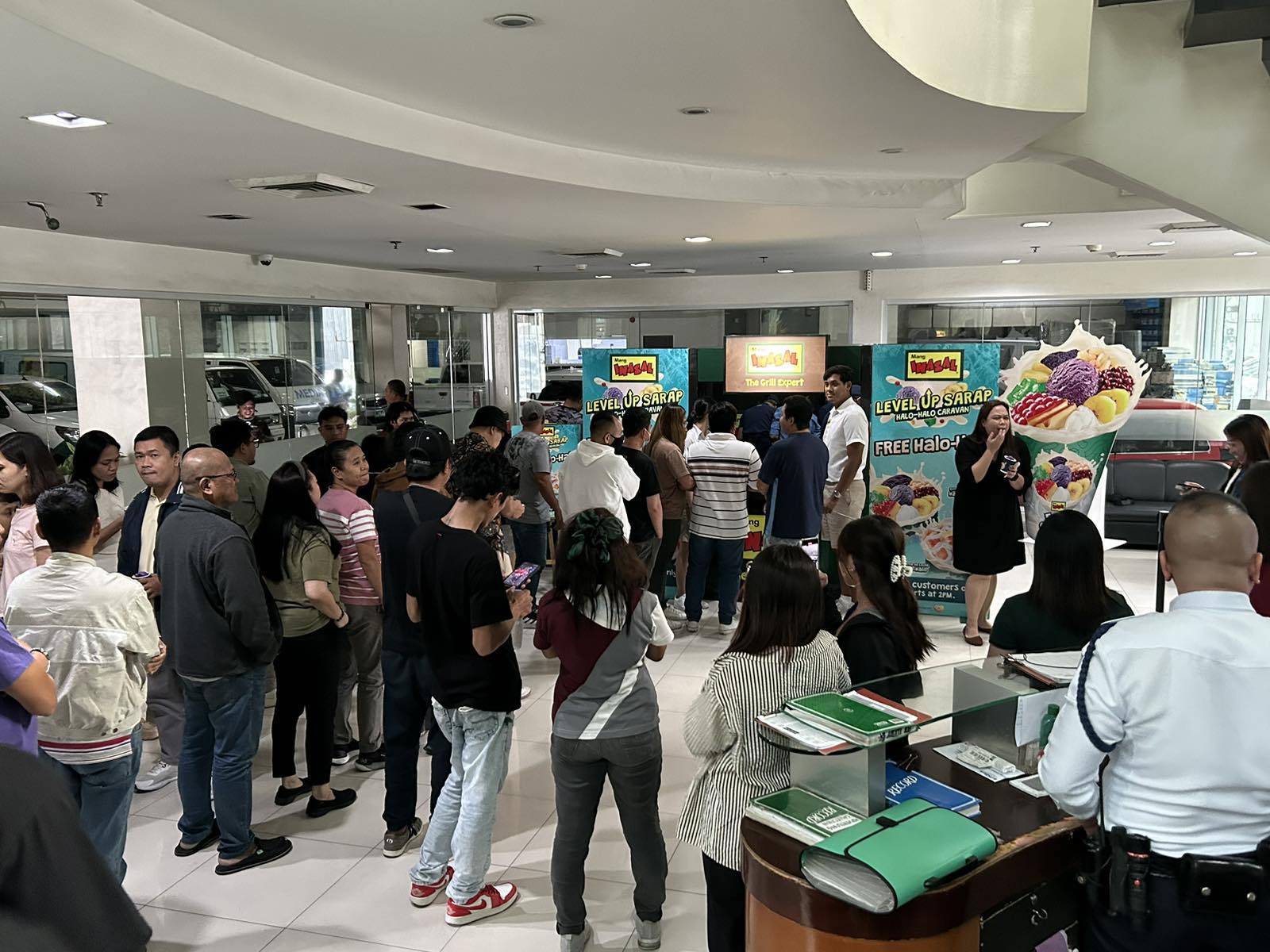 Mang Inasal’s level up Sarap Halo-Halo Caravan makes a cool stop at the ...