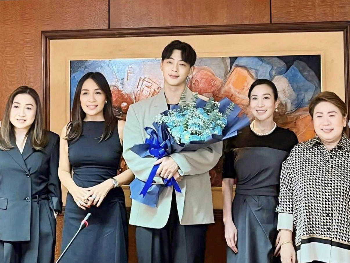 Opisyal nang naging Kapuso ang Korean actor na si Kim Ji-soo ...