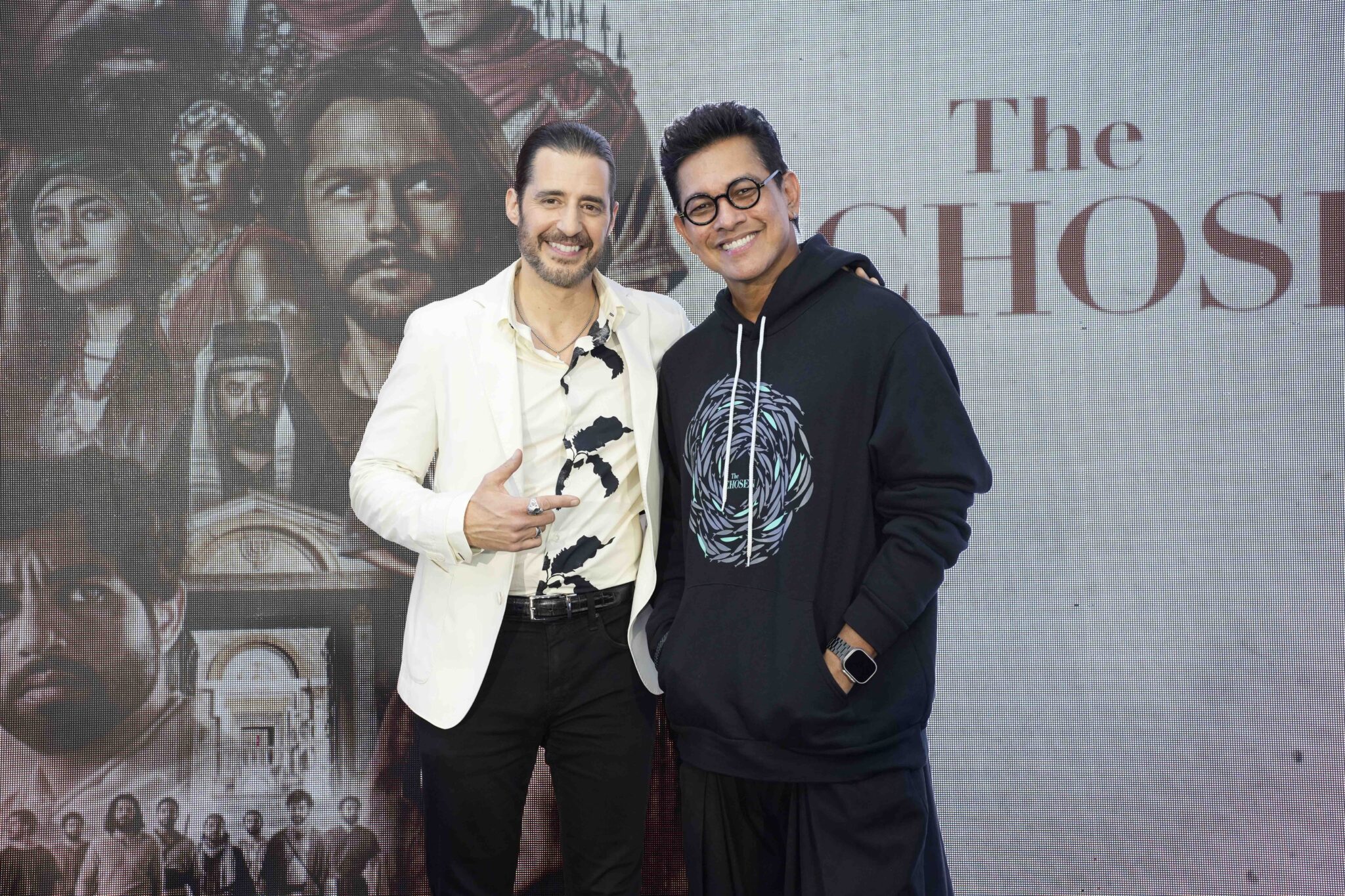 ‘The Chosen’ star Jonathan Roumie brings Christmas spirit to PH