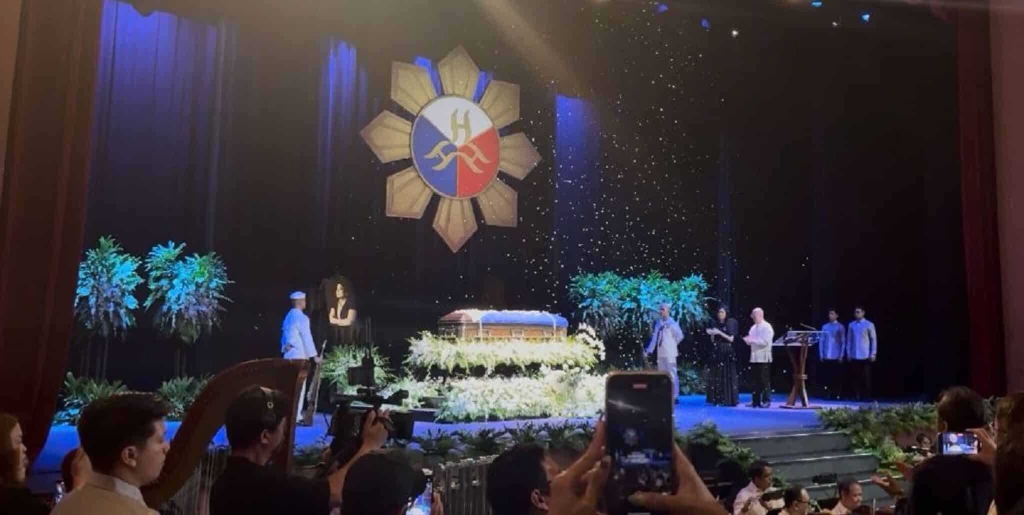 Nora Aunor's cortege now en route to Libingan ng mga Bayani