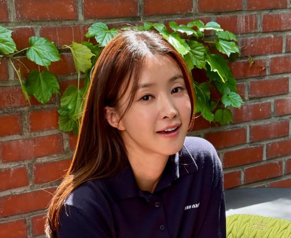 Lee Si-young reveals IVF pregnancy after divorce