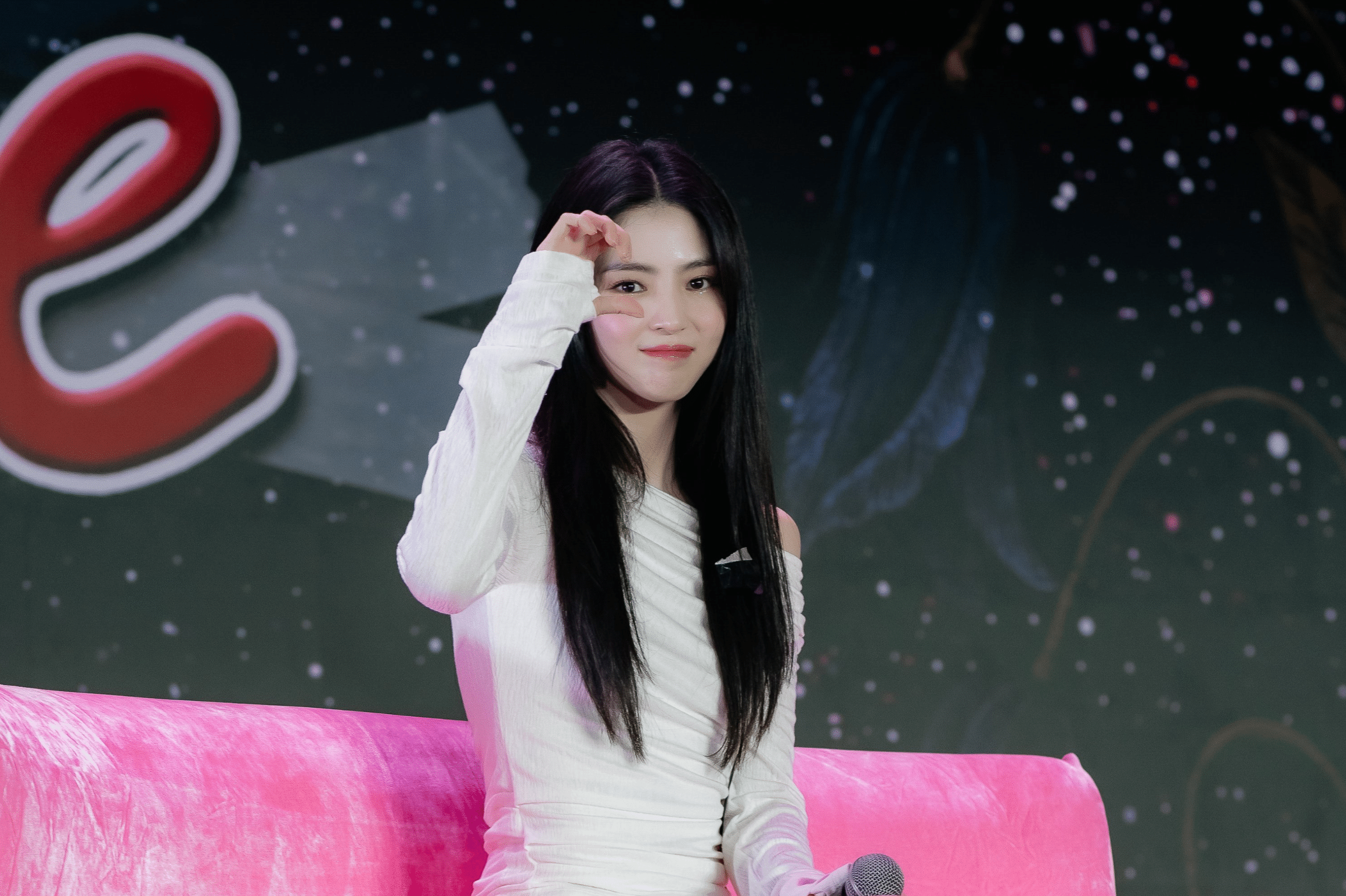 Han So-hee’s PH fan meet was a night of art, genuine emotions