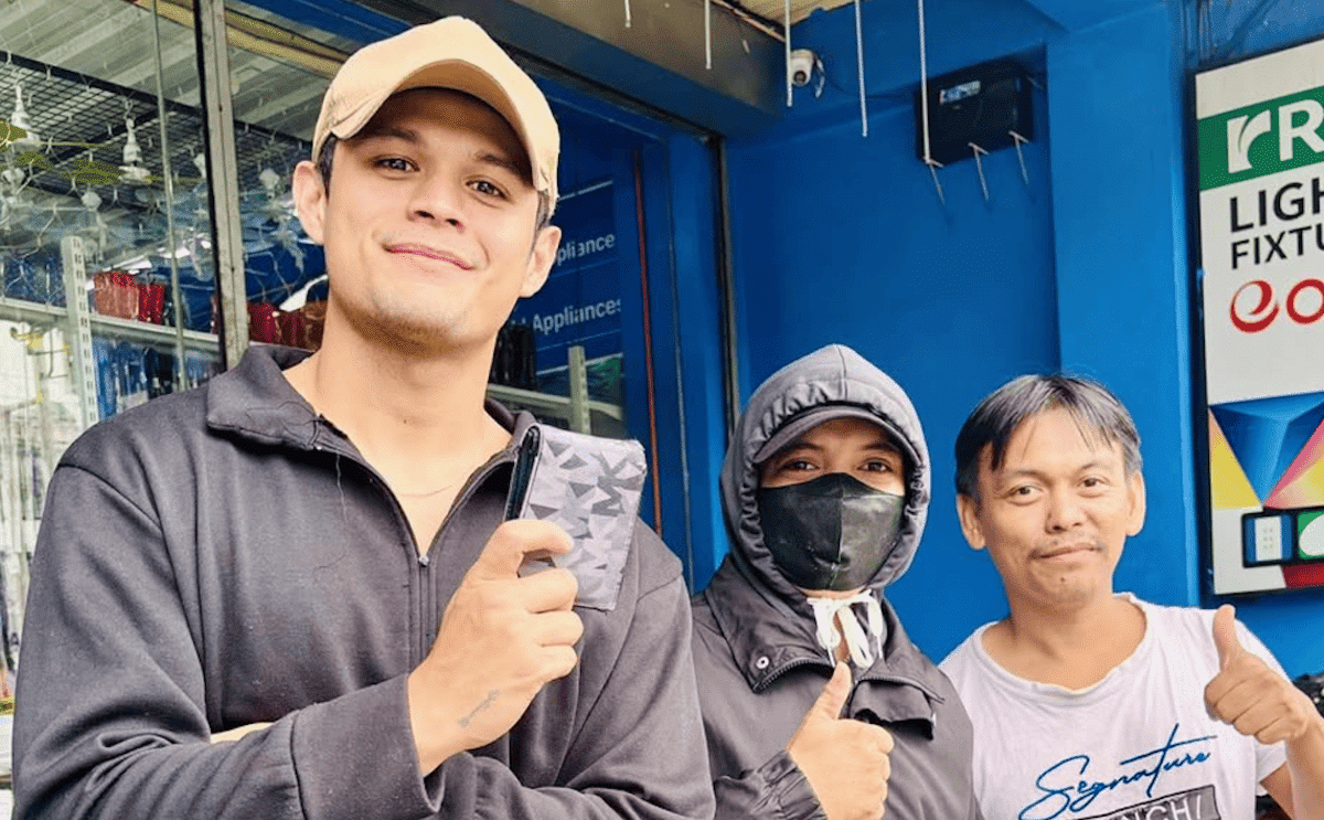 Jon Lucas grateful to delivery men who returned his lost wallet