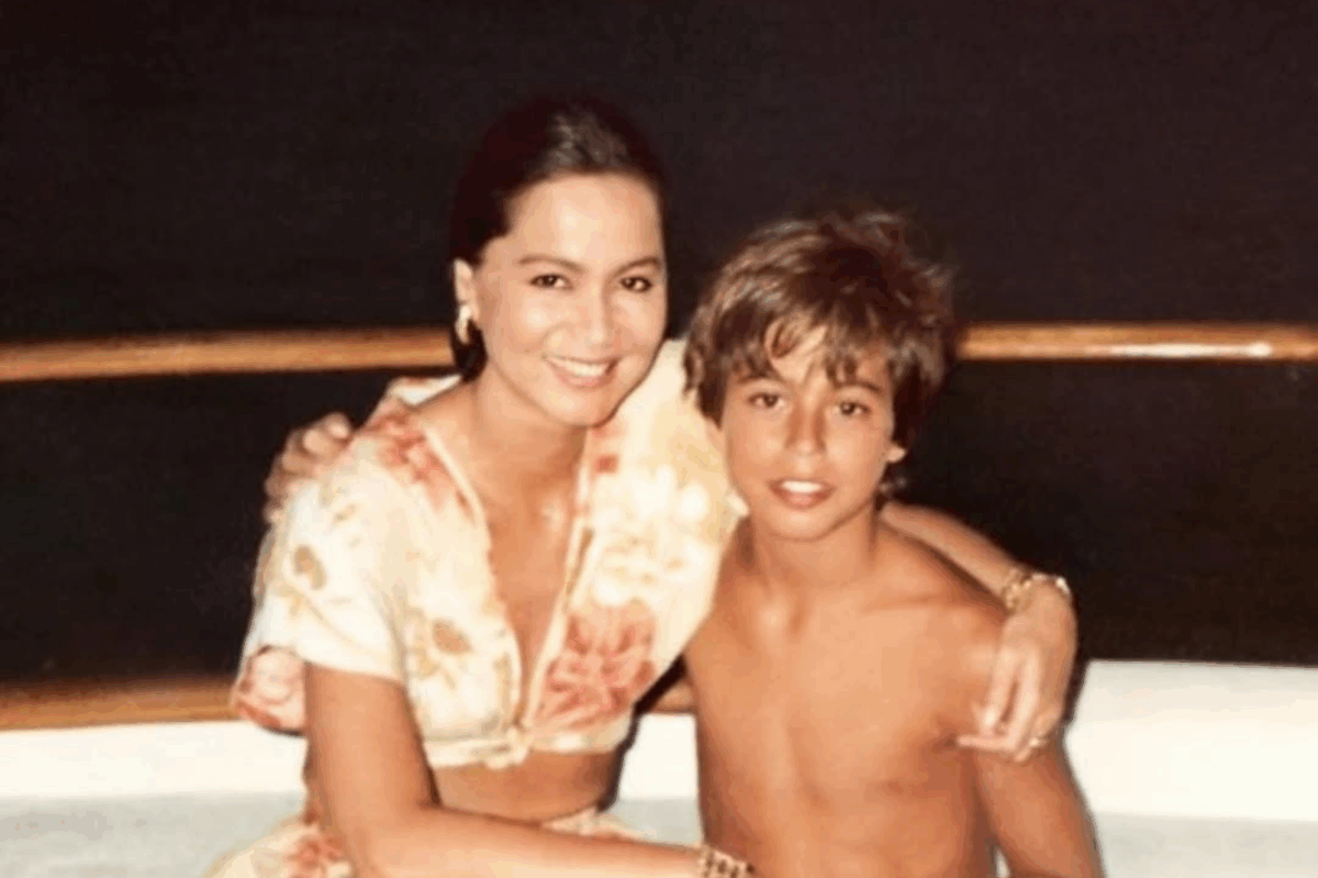 Enrique Iglesias commends mom Isabel Preysler for autobiography