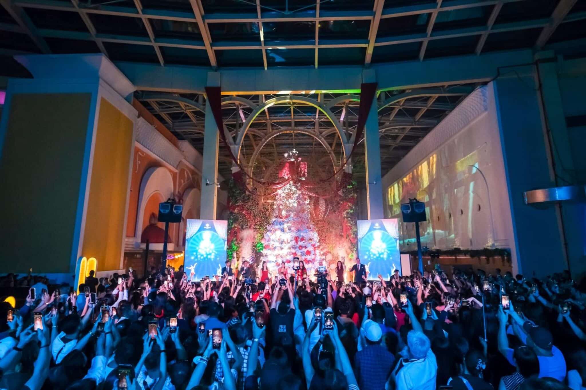 Okada Manila rings in the holidays with its annual Christmas Tree ...