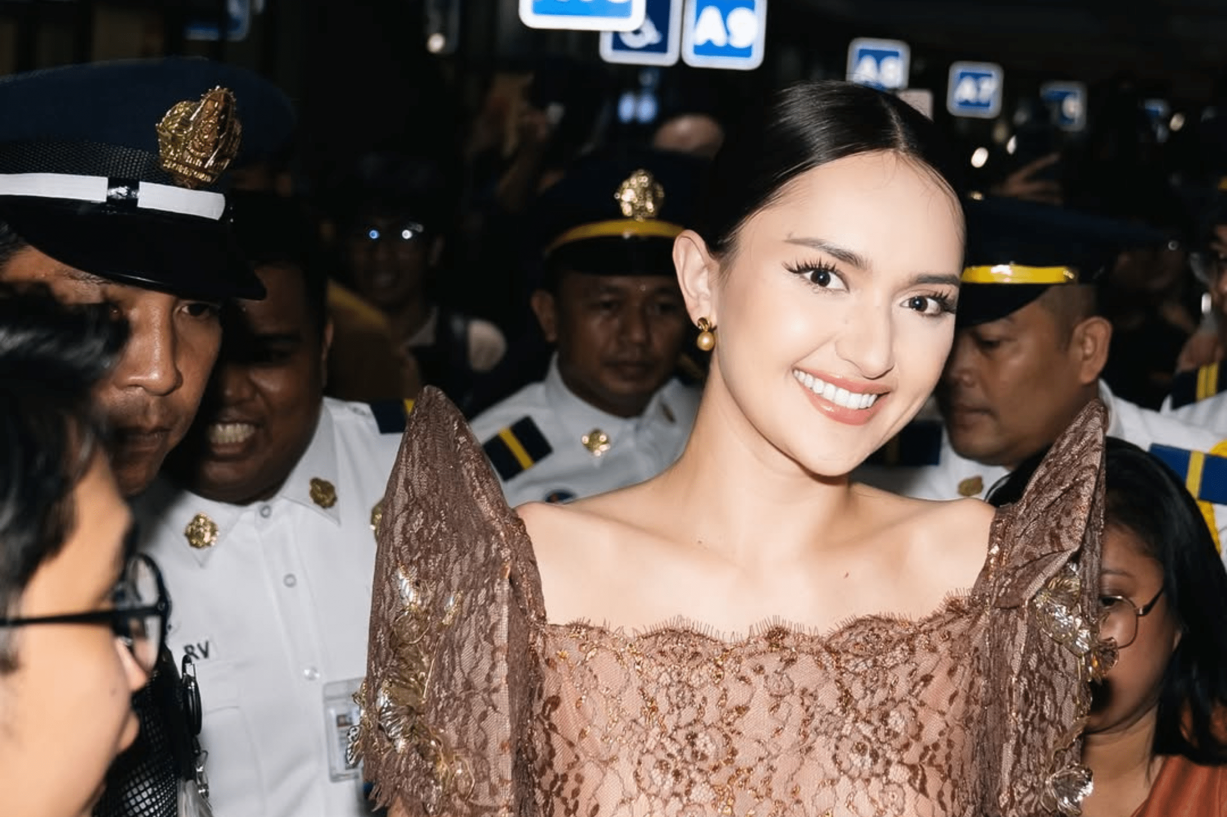 Ahtisa Manalo comes home to overwhelming support from fans