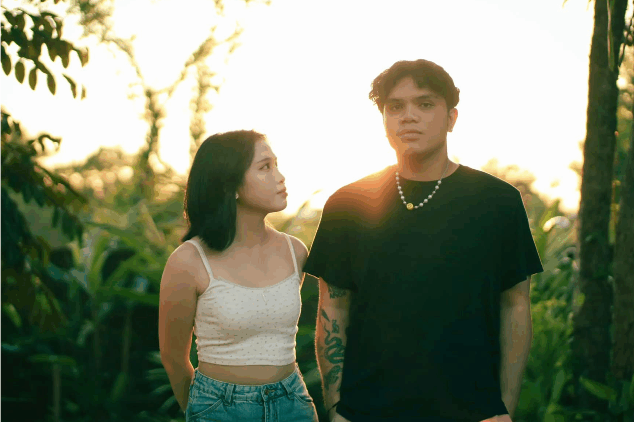 WATCH: Dionela, non-showbiz GF Meizy Mendoza are engaged