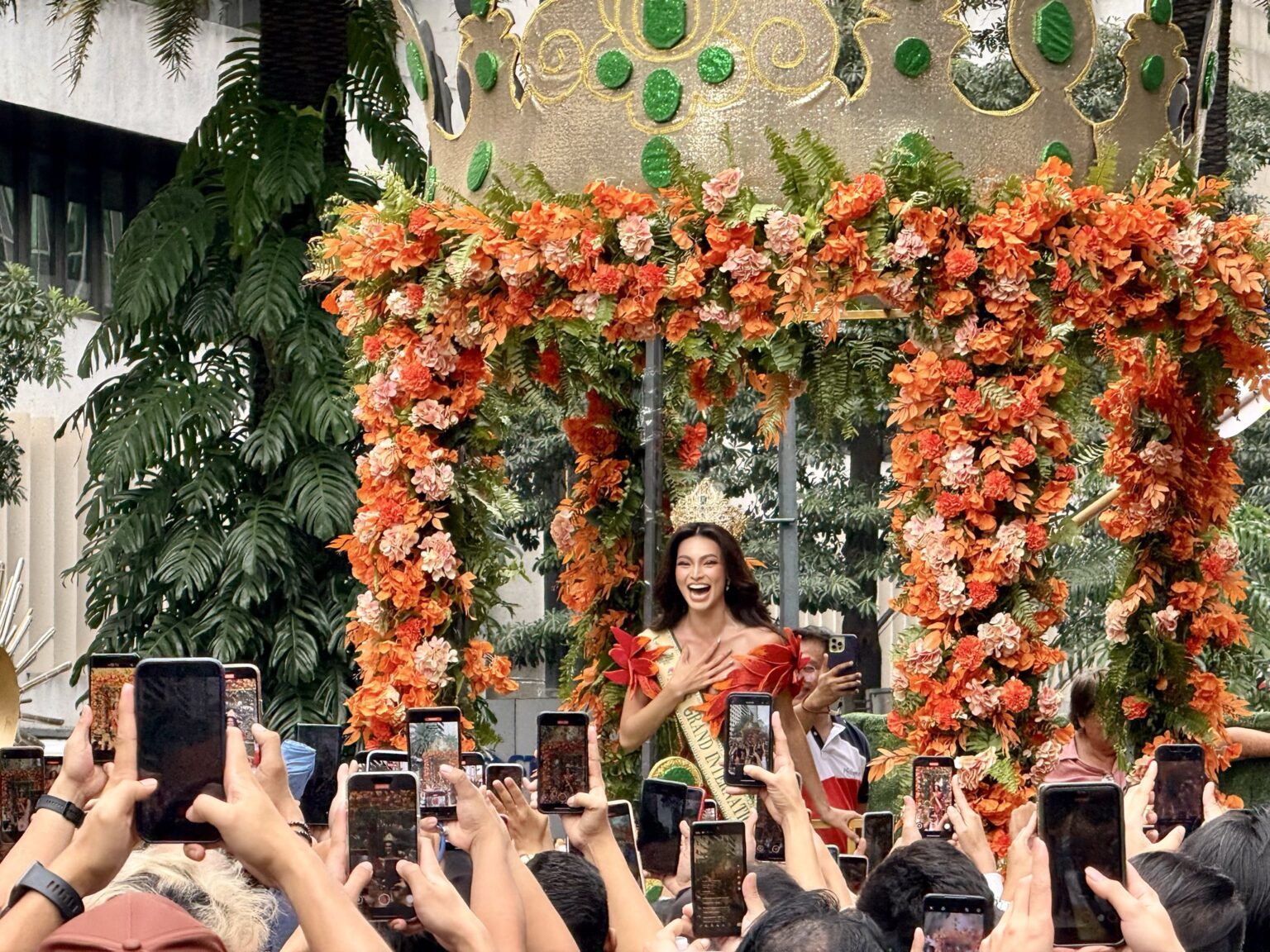 Emma Tiglao emotional during heartfelt homecoming