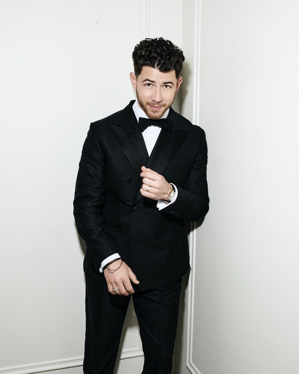Golden Globe and Grammy-nominated Nick Jonas wears FOSSIL Carraway ...