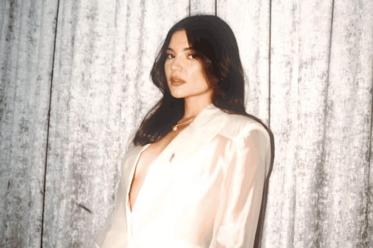 Rhian Ramos promotes cookie shop amid controversy